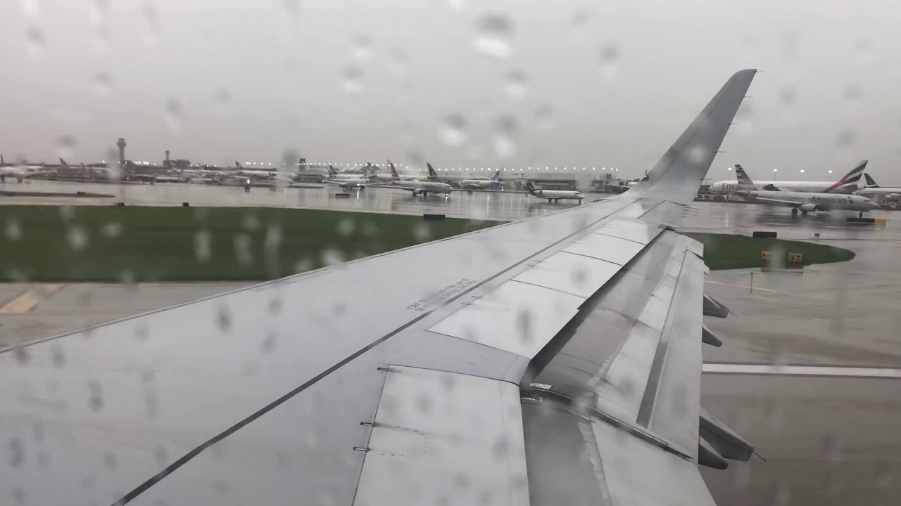 Heavy rain Take-Off - American A321 from Chicago O’Hare to Miami - YouTube