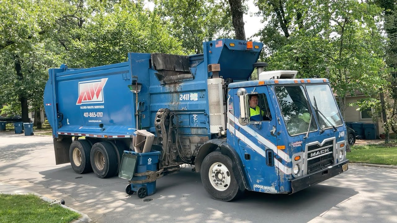 Allied Waste | Mack LEU McNeilus Autoreach Garbage Truck Collecting ...