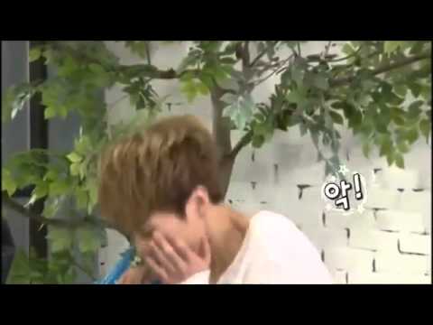 EXO's First Box  Funny Box   Xiumin Cut  Slapping Clip toy