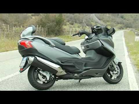 Nuovo Burgman 650 - YouTube