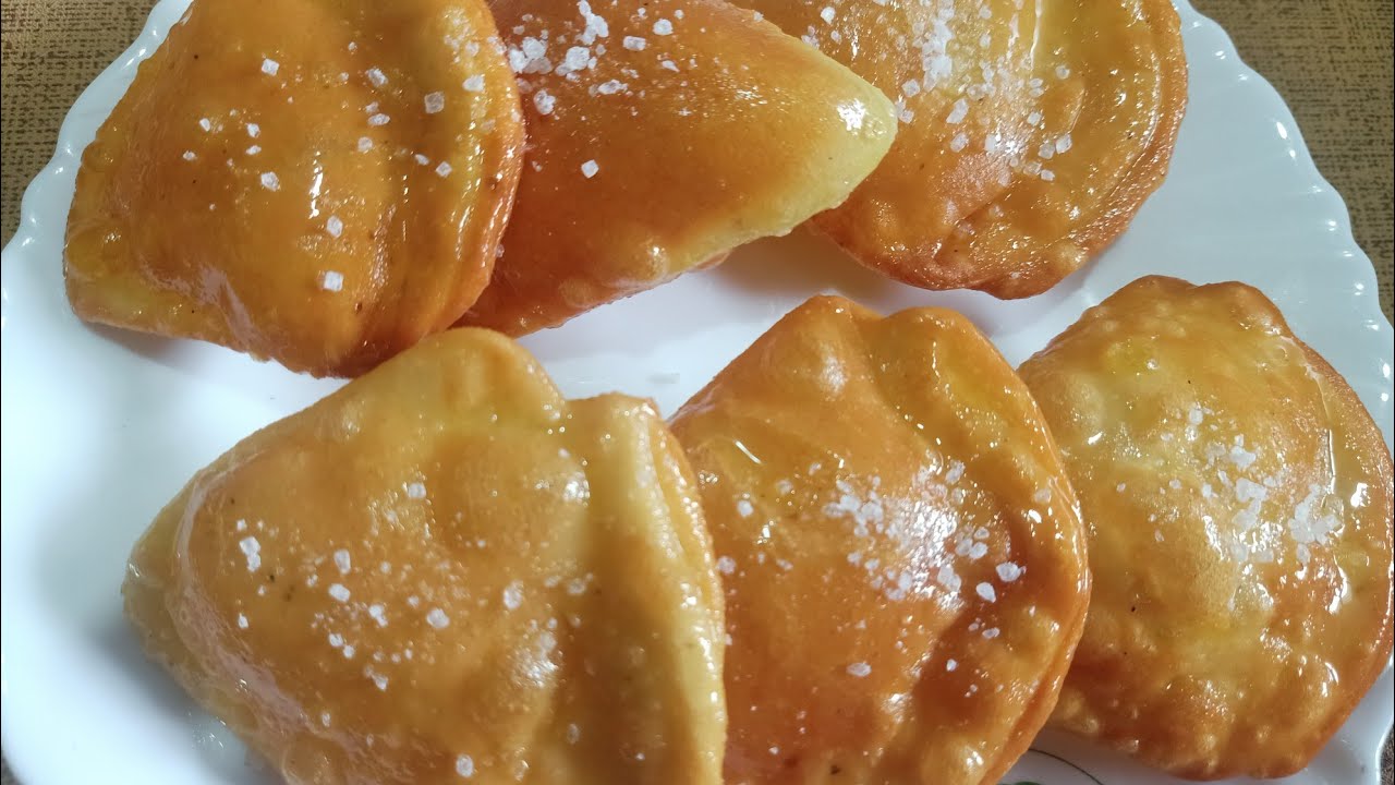 badam poori recipe in kannada/ sweet poori recipe in beena's kutumbha ...