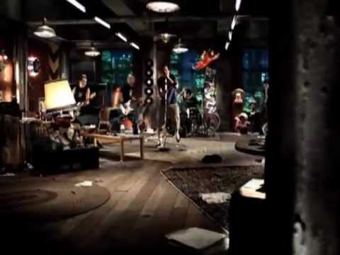 Simple Plan - Addicted [Official Music Video] - YouTube