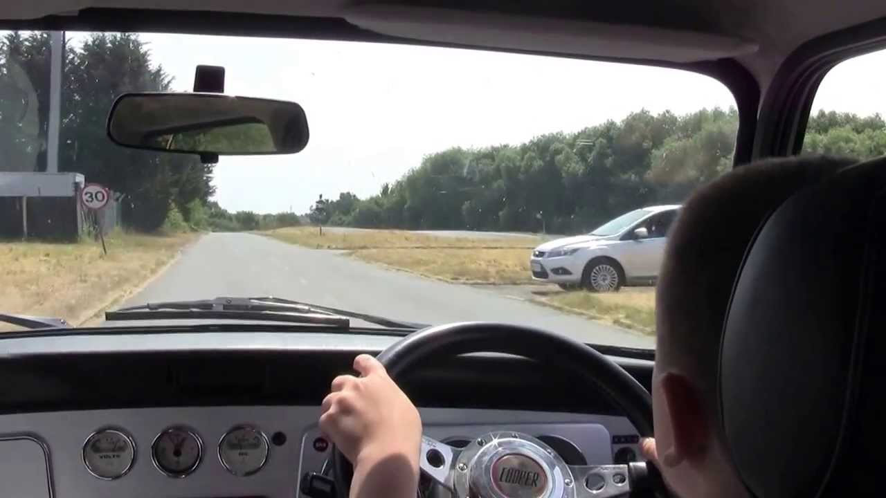 IN CAR WITH DAD TEACHING 9 YEAR OLD HOW TO DRIVE MANUAL ROVER MINI ...