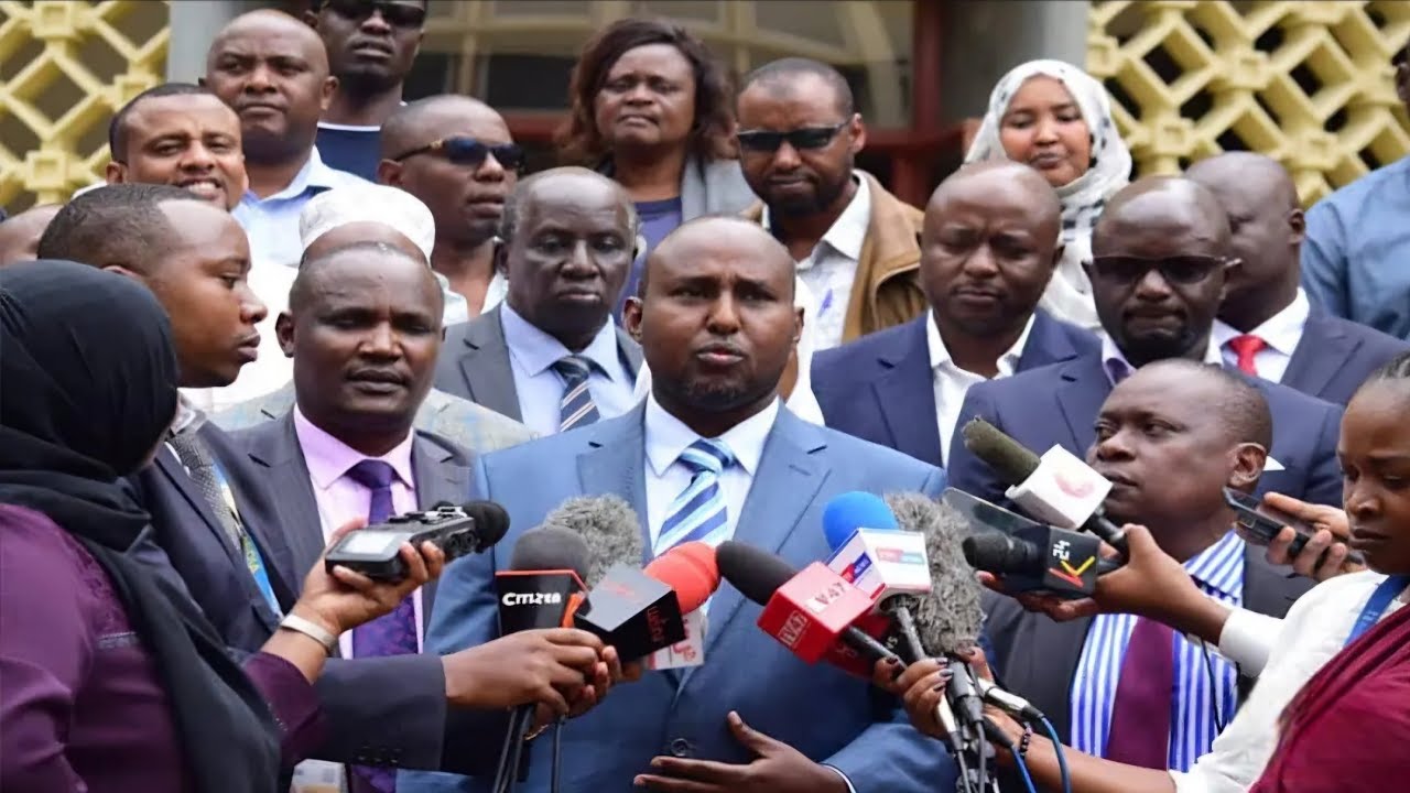 KIMEUMANA: WETANGULA SISI HATUPANGWIGWI!! FURIOUS AZIMIO SUPPORTERS ...