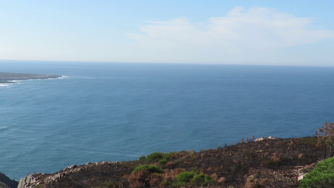 A vista espetacular da Biscaia para a Praia do Guincho e Abano. - YouTube