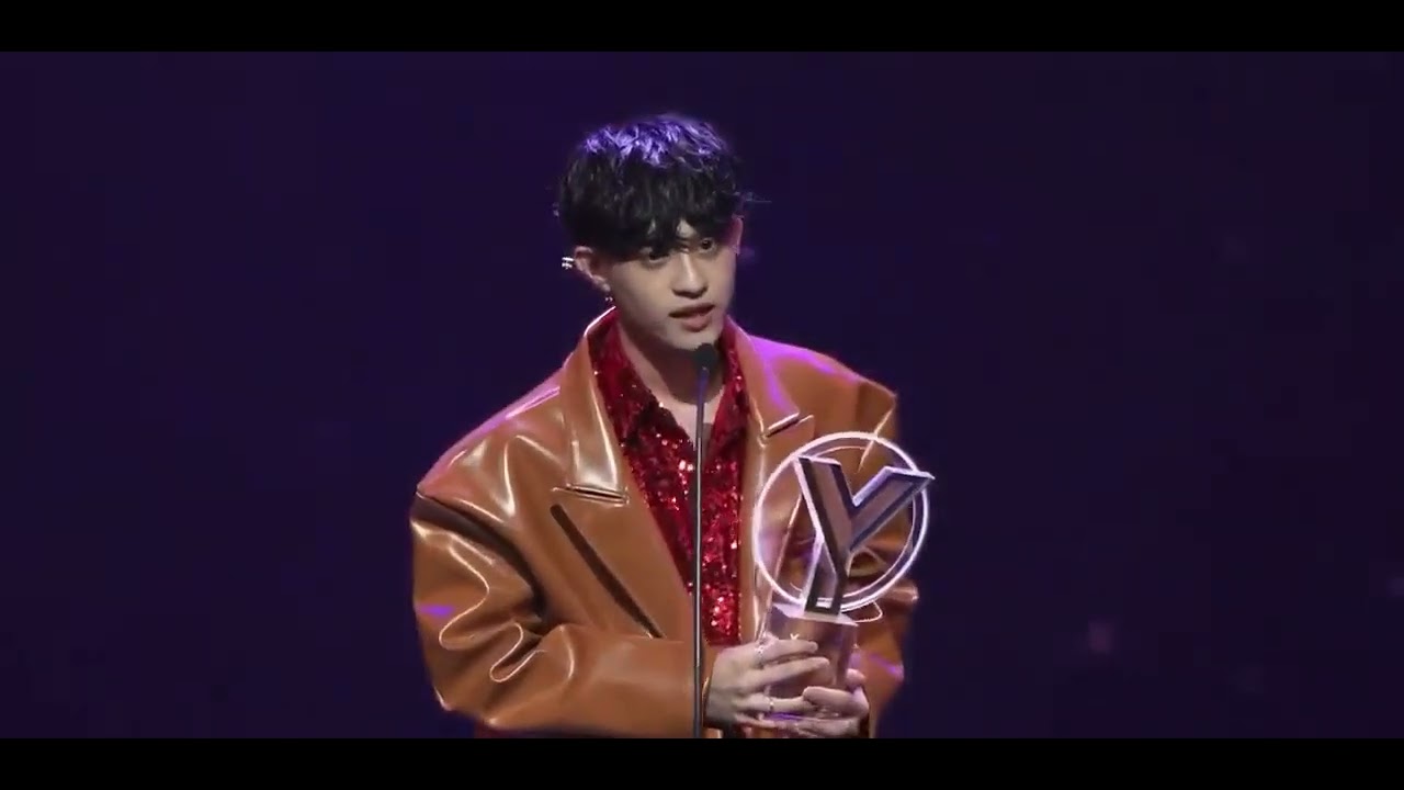 Barcode receives Jeff's award for best ost 😭😭💜💜 #jeffbarcode #kimchay # ...