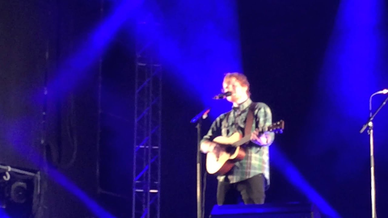 Ed Sheeran - A team Stavernfestivalen 2014 - YouTube