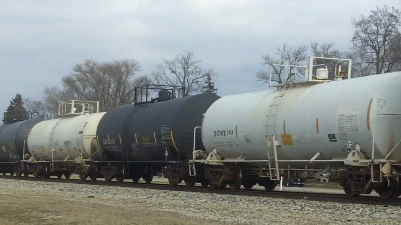 BCOL 4621 & CN 5625 North, Manteno, IL - YouTube