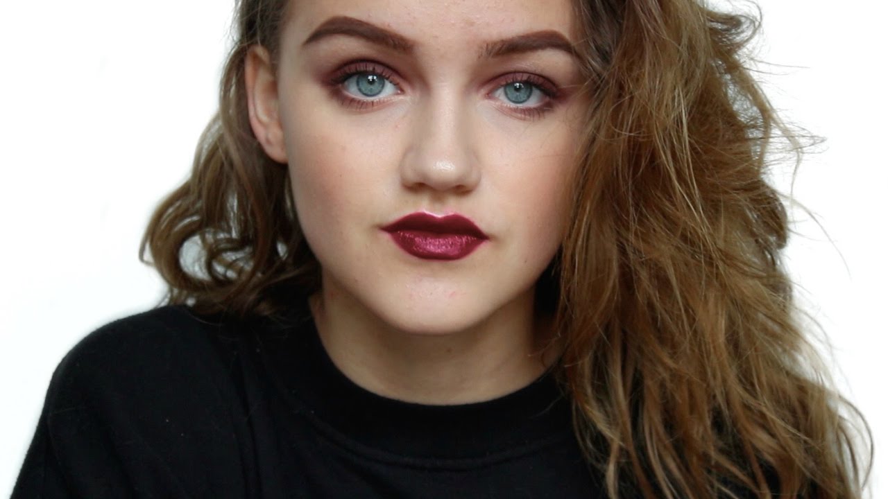 Deep Purple Eyes w. Berry Lips - YouTube