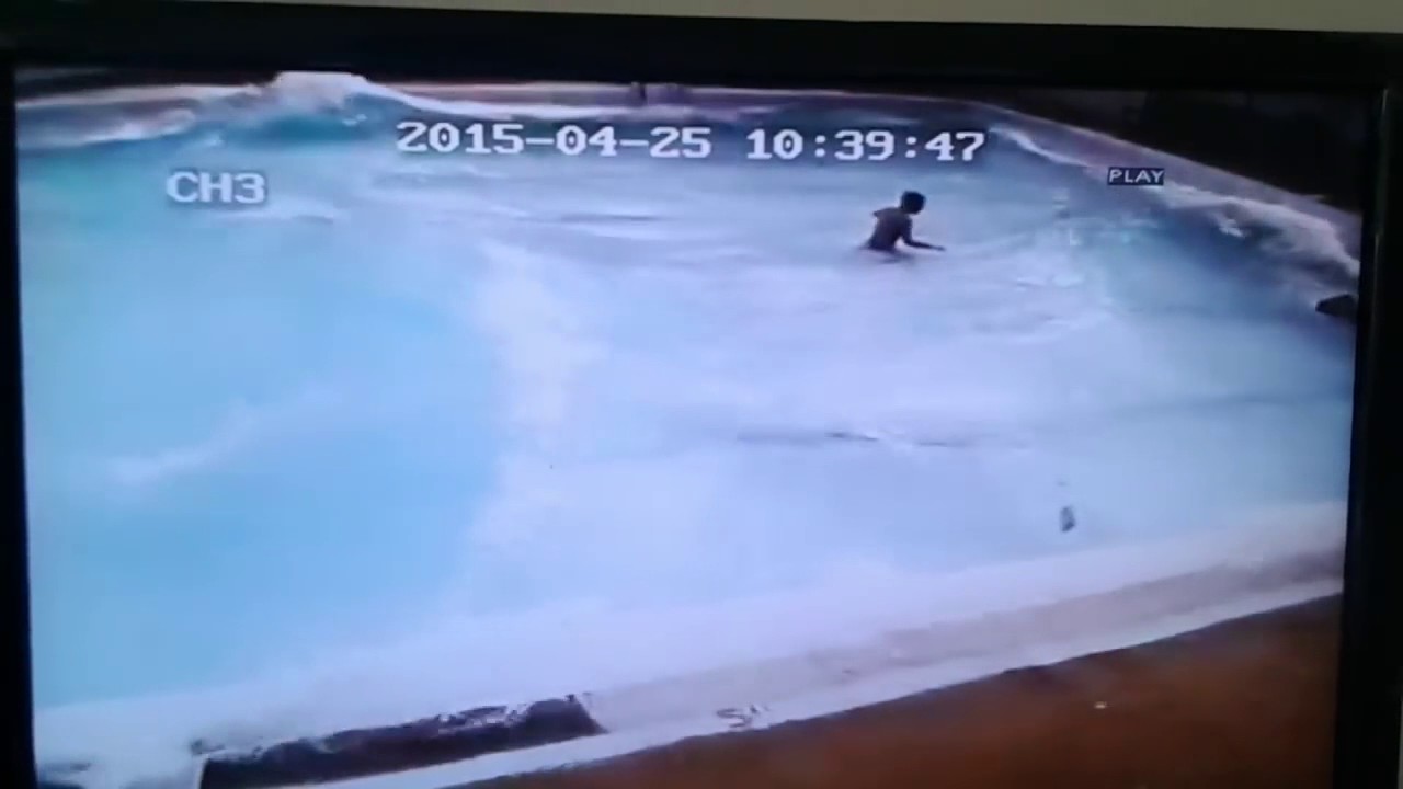 Scary EARTHQUAKE Swimming Pool - Tsunami Wave - YouTube