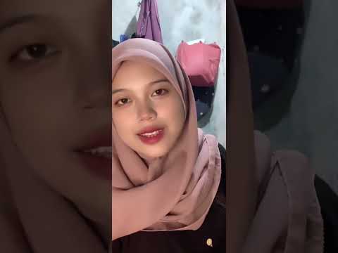 BUMIL HIJAB CANTIK ELUS-ELUS PERUT BESARNYA