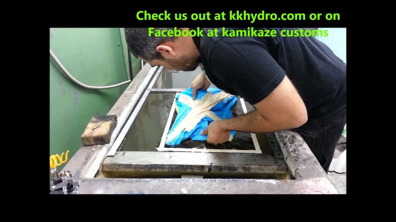 hydro dip guitar / peinture hydro sur guitare - YouTube