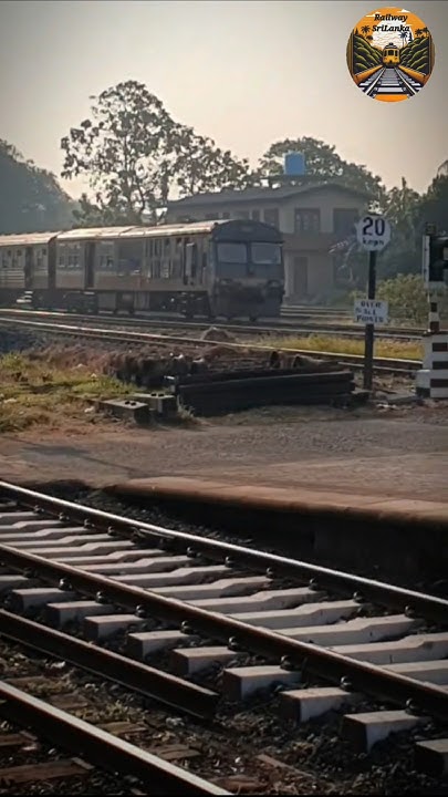 Class S8 DMU... #youtubeshorts #srilankatrain #ytshorts #yts #viralvideo #train - YouTube