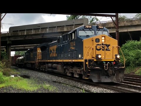 Long Day For CSX M404 - YouTube