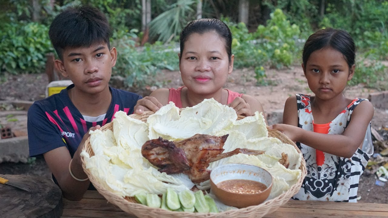 Cooking roasted chicken and chili sauce recipe - Simple cooking channel ...