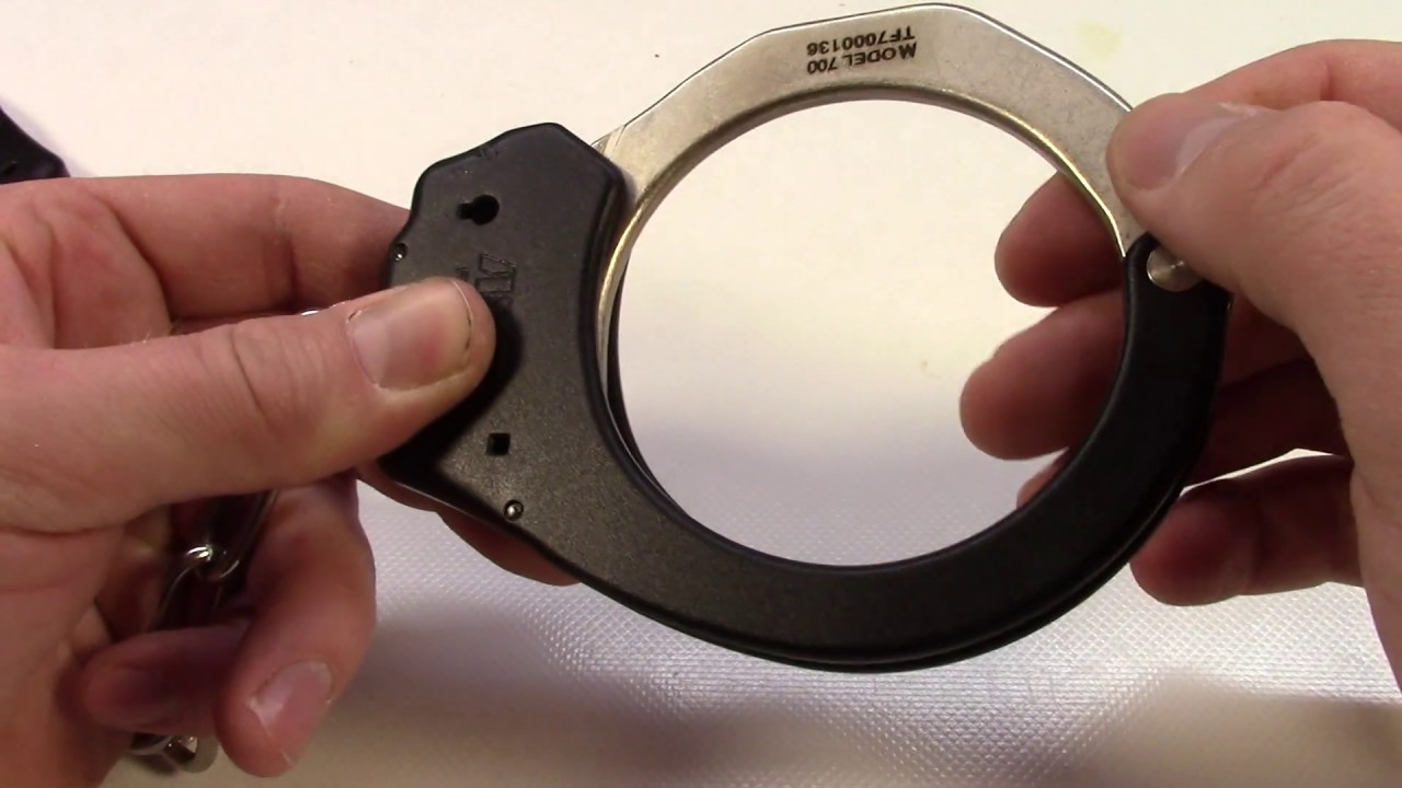 ASP Model 700 schwarz Fußschelle Leg Iron Fußfessel Menottes Handcuffs ...