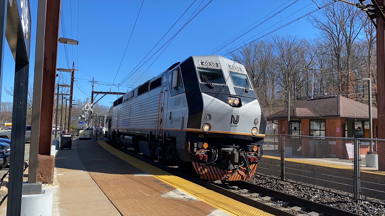 NJ Transit Morristown Line Train 877 @ Denville w/ Alstom PL42AC 4030 ...