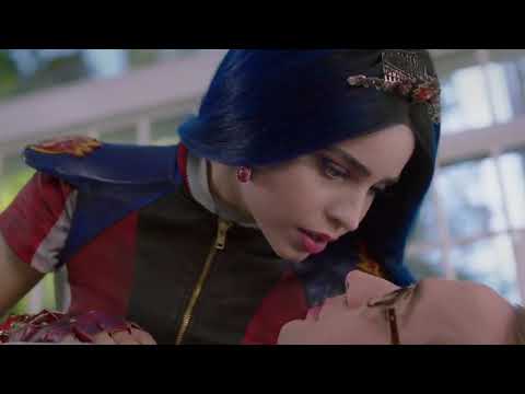 Descendants 3 - Evie Kisses Doug | Clip #21