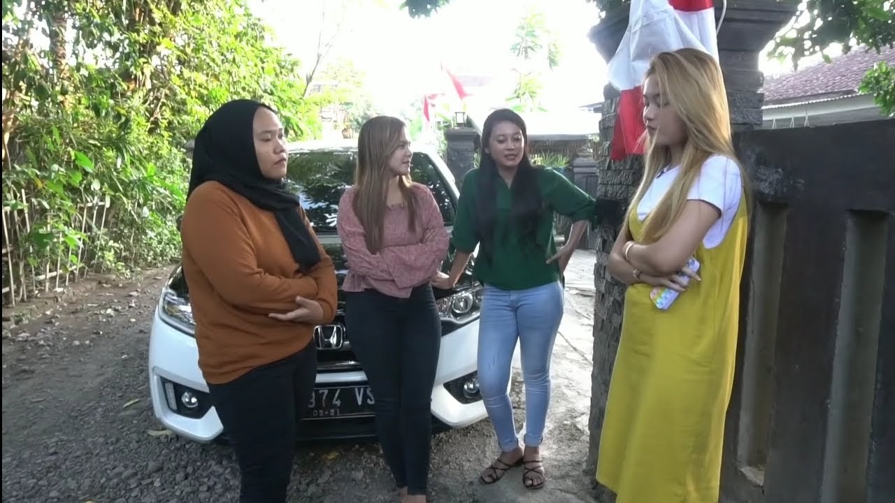 CEWEK INI DIRENDAHKAN SAMA TEMAN²NYA KARENA DIKIRA BANGKRUT,TERNYATA BOS CEWEK CANTIK MAKIN ...