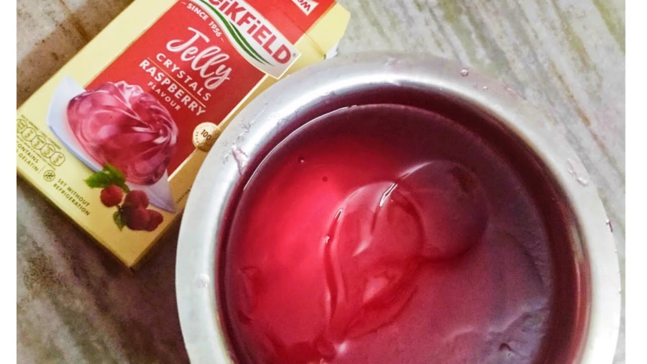 How to make Raspberry jelly with Weikfield jelly crystals - YouTube