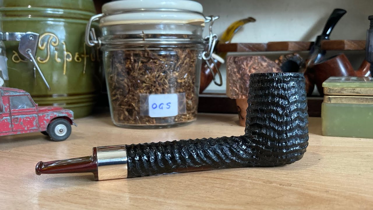 Tobacco decanting & LCS Briars pipe 656 lovat - YouTube