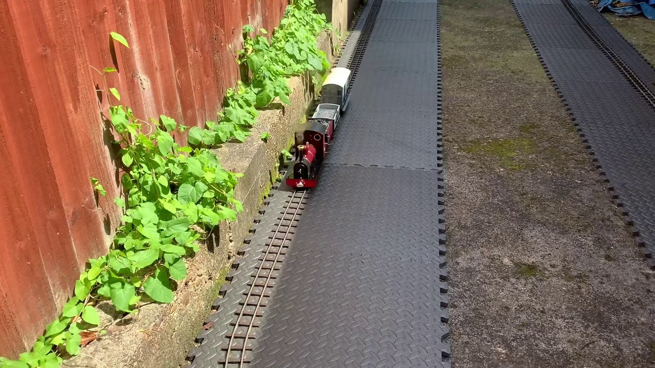Roundhouse Jennie running on the WDLR Industrial Zone line - YouTube