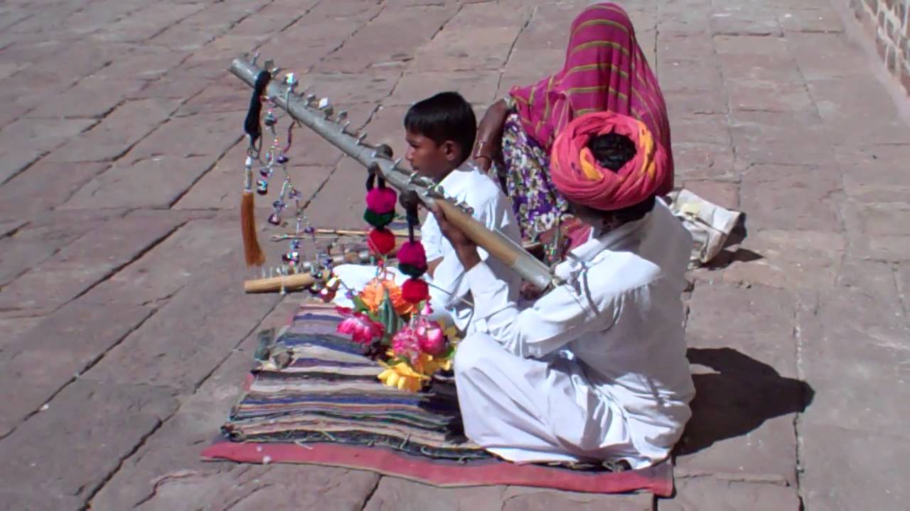 The Steel Bow Fiddler of Jodhpur Fort - YouTube