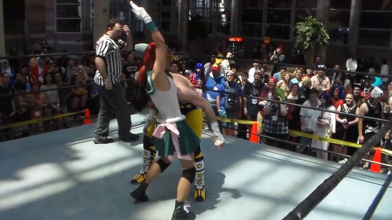 Cosplay Pro Wrestling: Sailor Jupiter vs CM Pikachu - YouTube