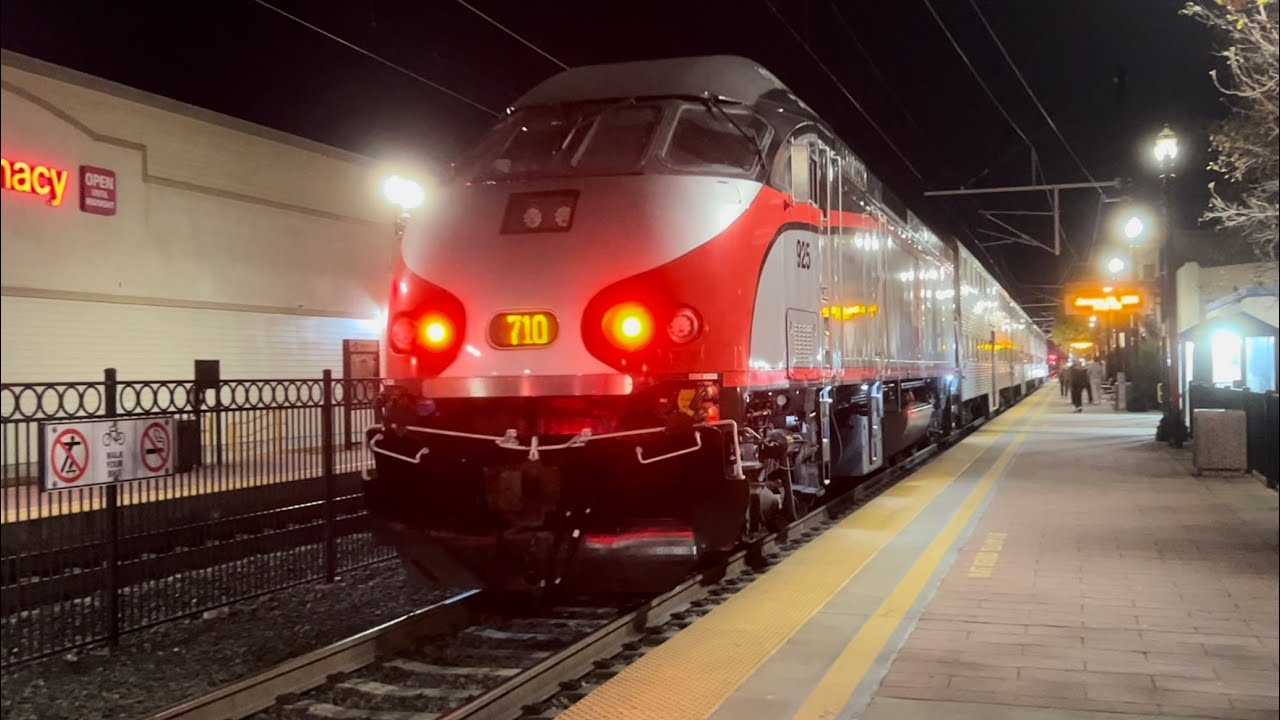 Caltrain Unusual Gallery Set in Local Service 131 with MP36PH-3C 925 ...