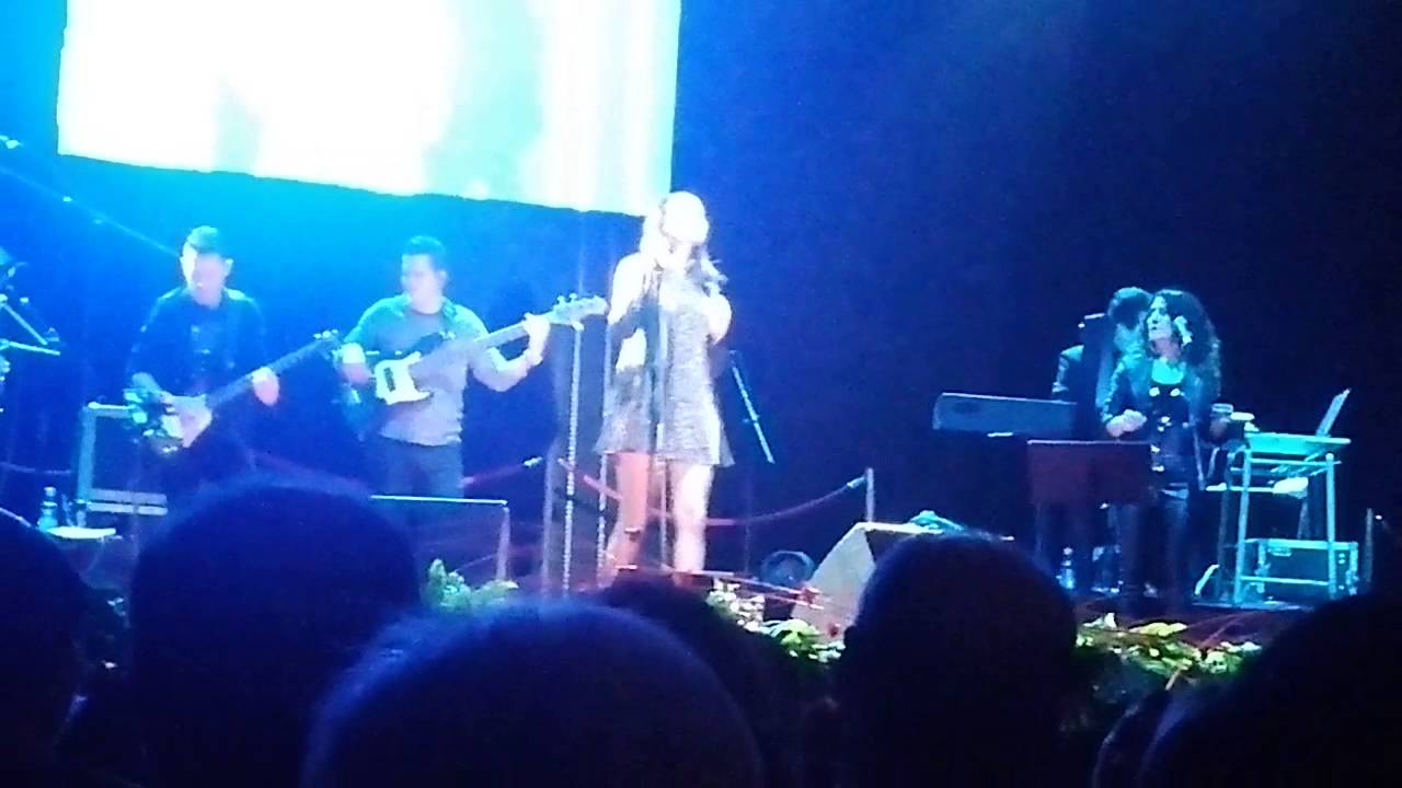 Shaila Dúrcal - Vuélvete la luna - YouTube