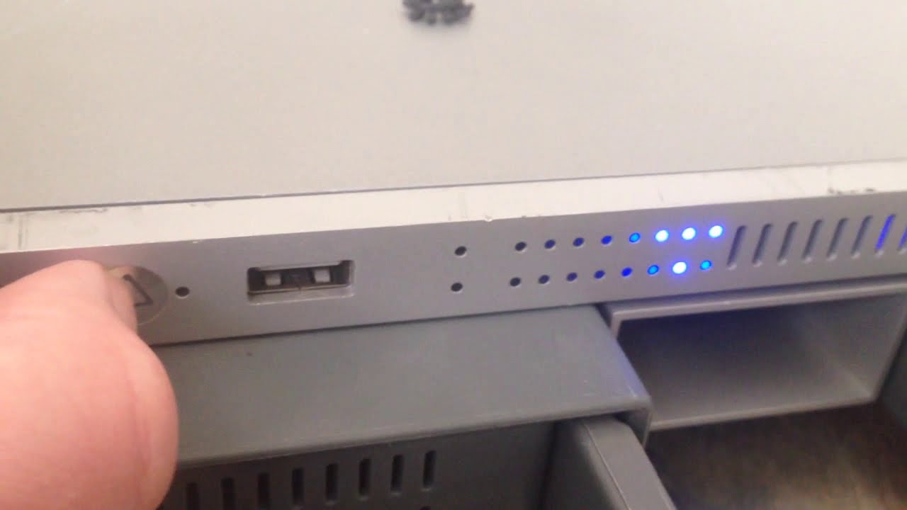 xserve 3,1 esxi - Relocating modules and starting up the kernel" - YouTube