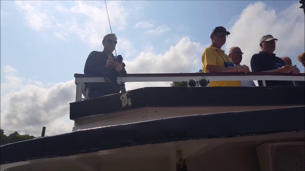 U.S. Navy Veterans, Tin Can Sailors, remembrance service. - YouTube