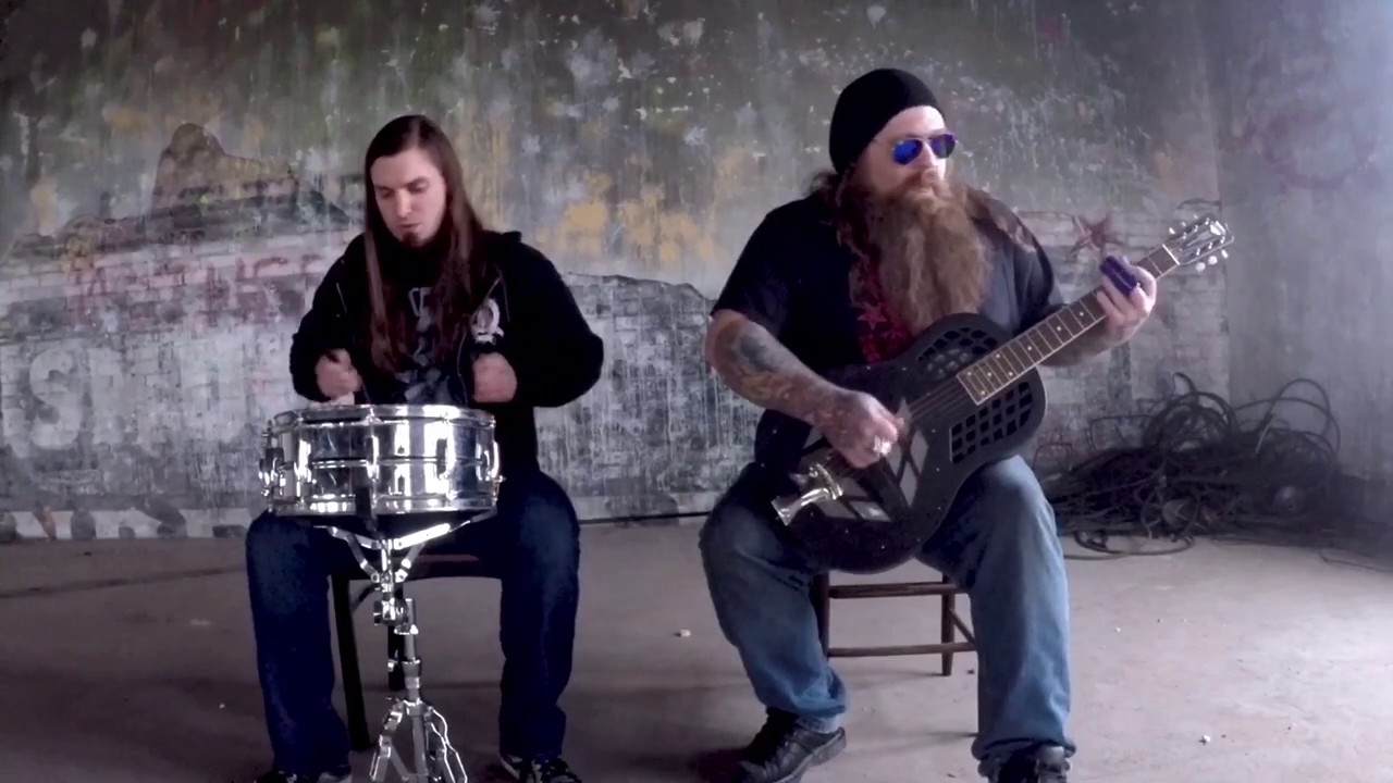 20 Watt Tombstone: Lair of the Swamp Witch - YouTube