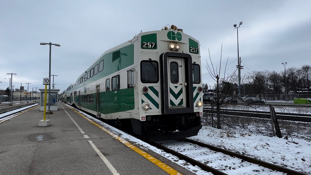 (Old cab car) GO train 257 departing Georgetown - YouTube
