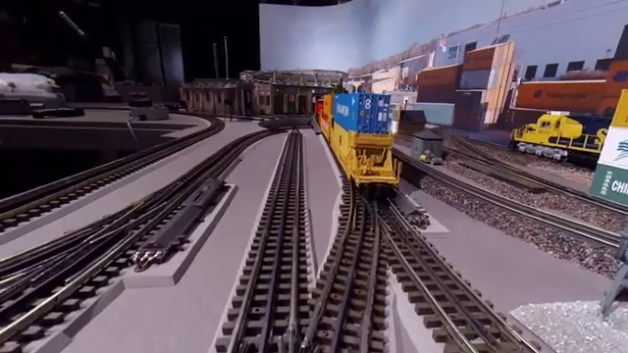 Carriage House 3 Rail Layout - Lionel Genset Switcher in Action - YouTube
