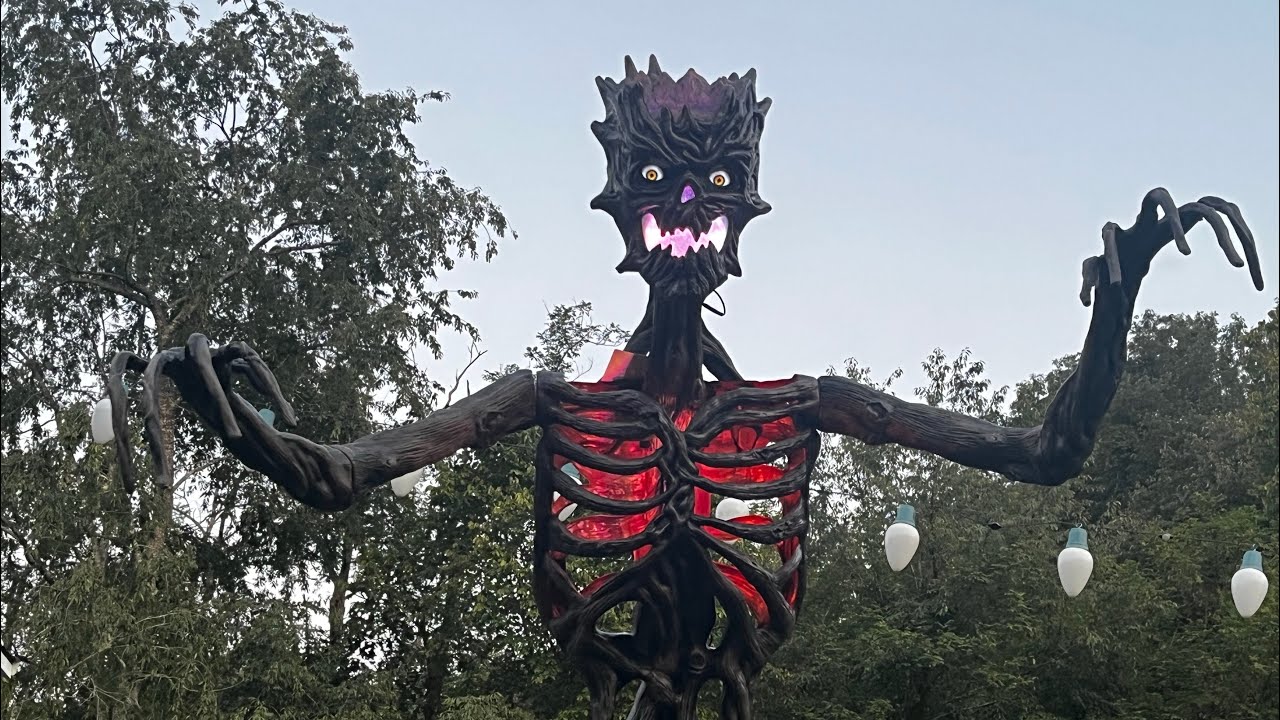 Home Depot 12.5ft Inferno Deadwood Skeleton assembly - YouTube