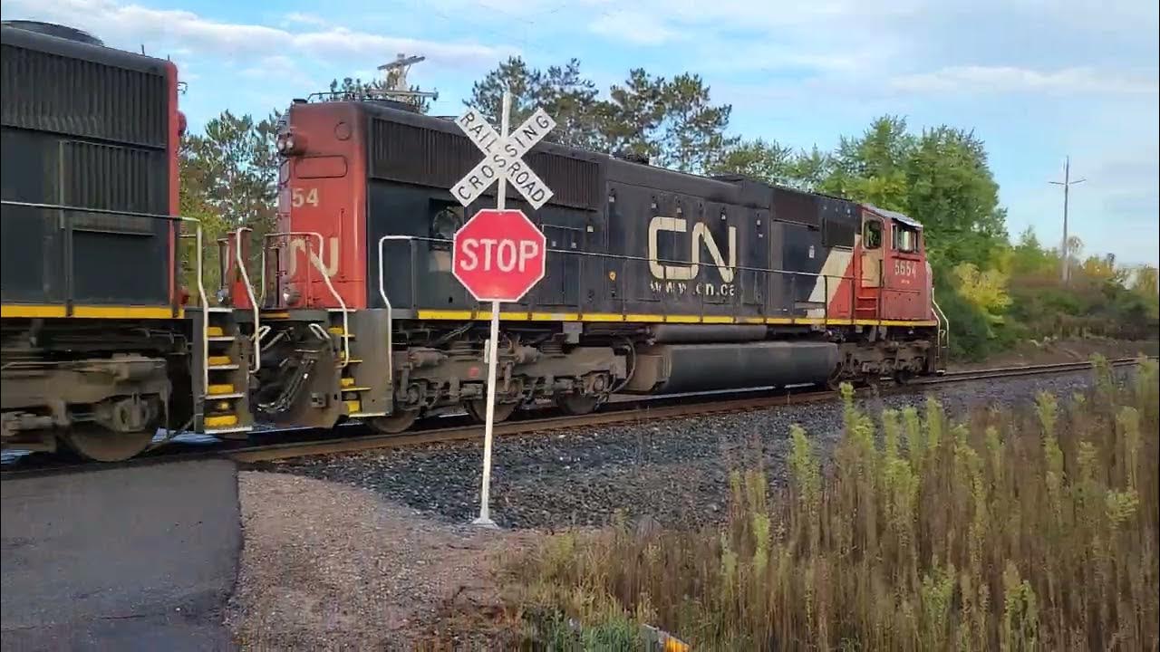 CN 5654 M345 near Ladysmith on 10-4-22 - YouTube