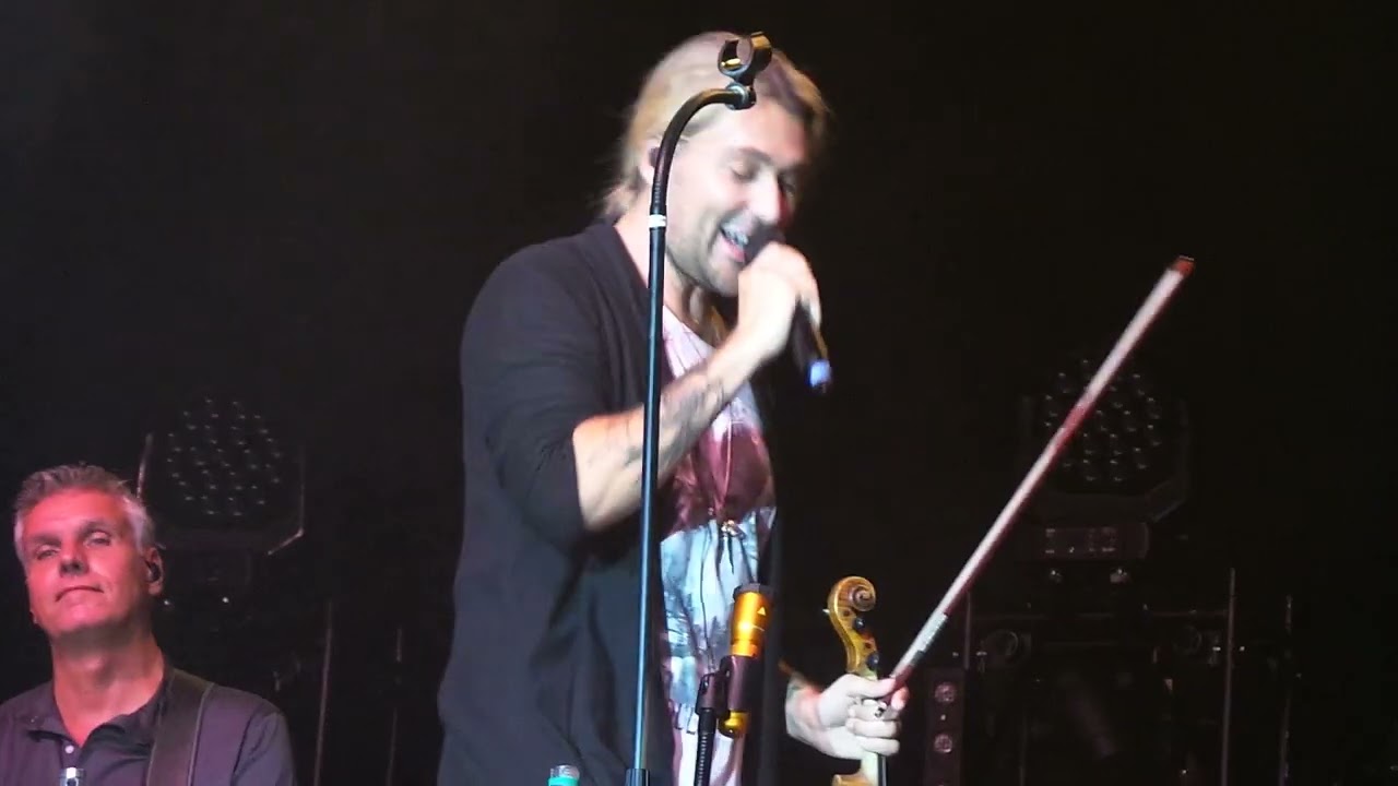 David Garrett - Tanz der Ritter und Happy, Villach 2022 - YouTube