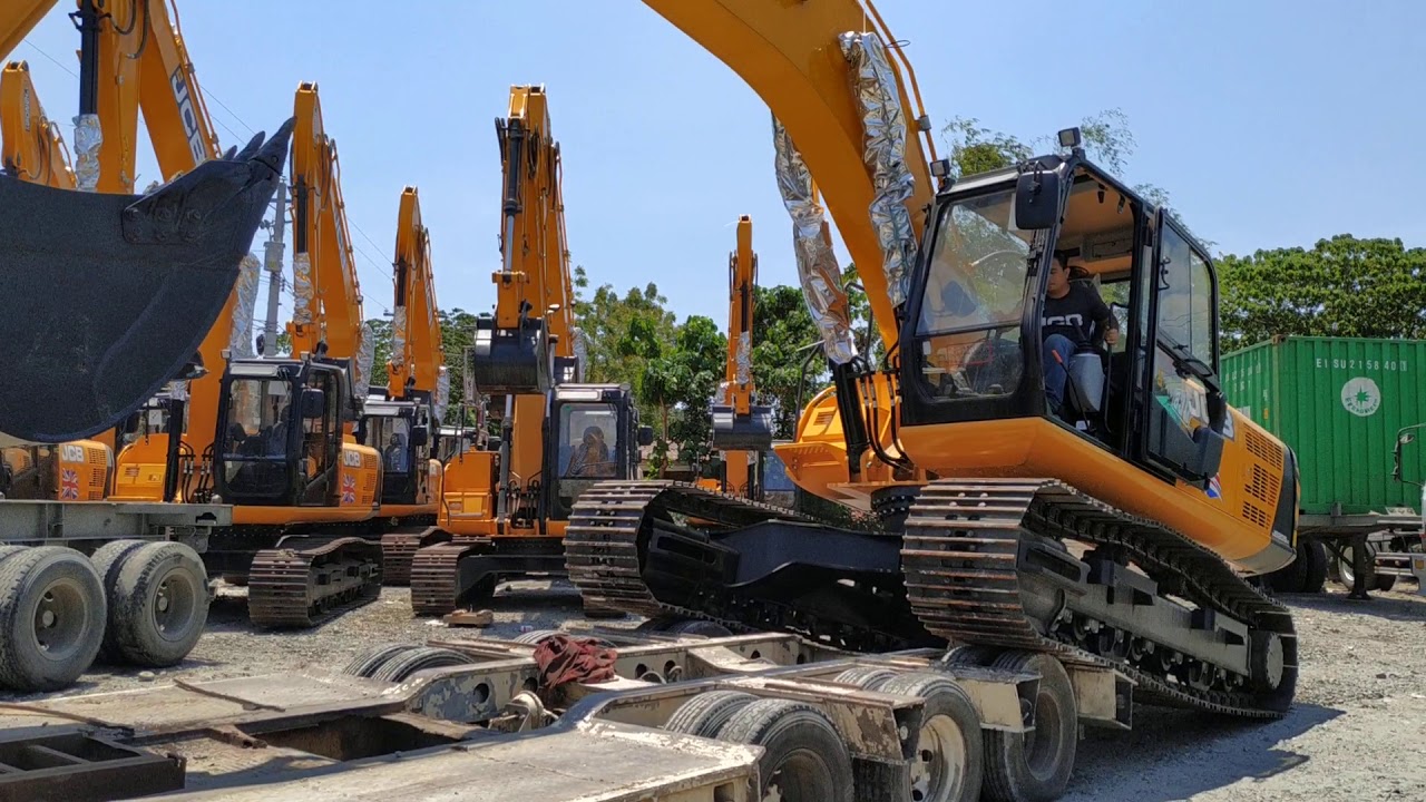 JCB JS205LC EXCAVATOR loading - YouTube