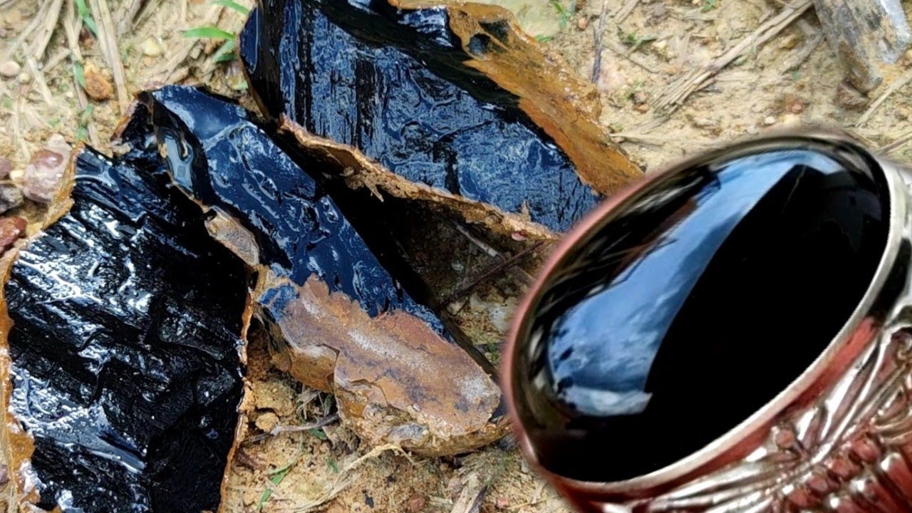 Janji harus ditepati, warna hitam legam yang memiliki daya tarik ...