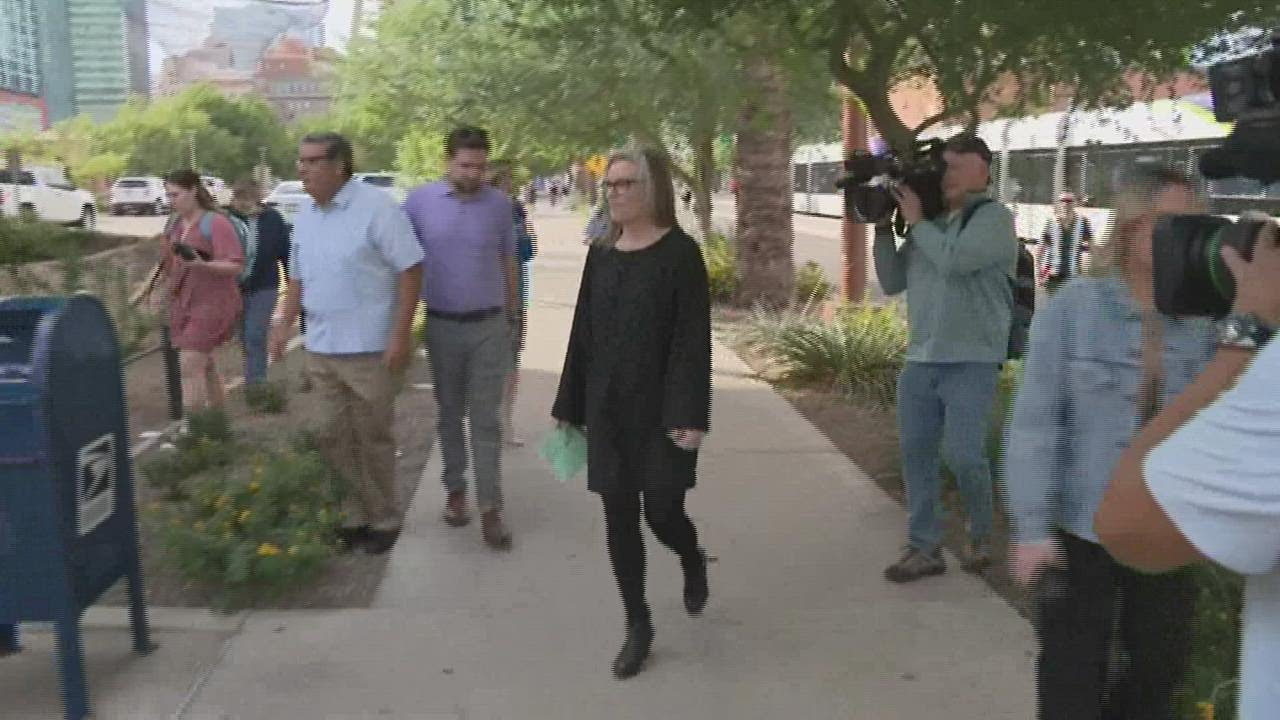 Katie Hobbs wins Arizona governor’s race, flipping state for Dems - YouTube