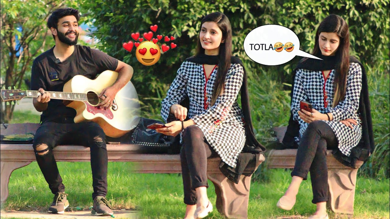 Totla Singing For Cute Girl | Ankhon Mein Teri | Reaction Video | Anas ...