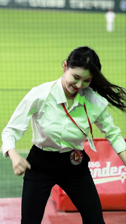 [4k] 2025 ssg랜더스 김현영치어리더 아파트 5 공연 응원 직캠 #shorts #ssg #ssg랜더스 #야구 #김현영 #치어리더 #공연 #영상 #직캠 - YouTube