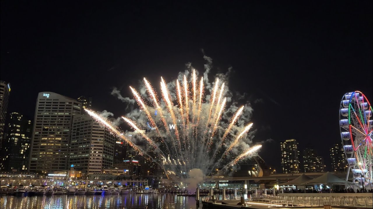 Darling Harbour Fireworks - Christmas Eve 2022 - YouTube
