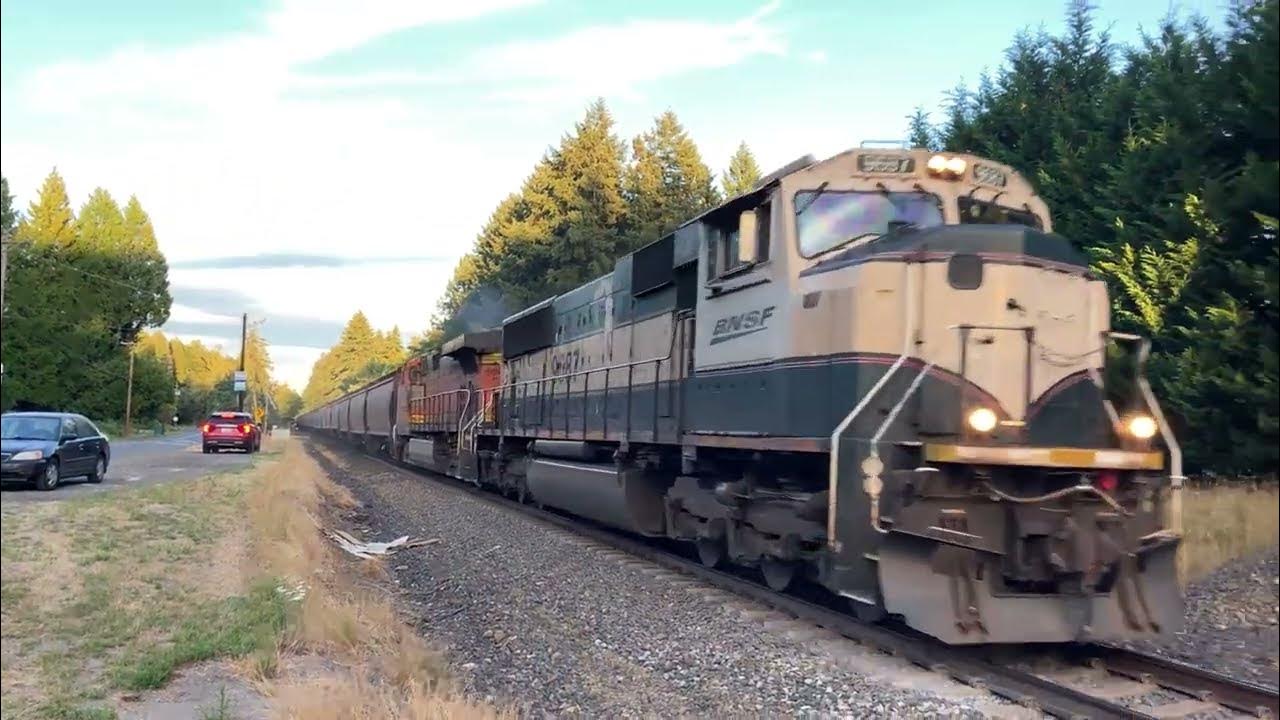 VERY RARE! Executive SD70MAC LEADER & DPU On The Same Train! (Railfanning 8-11-2024) - YouTube