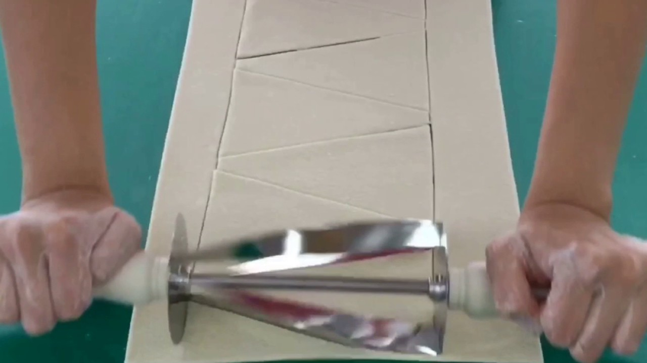 C154420 CROISSANT DOUGH CUTTER - YouTube