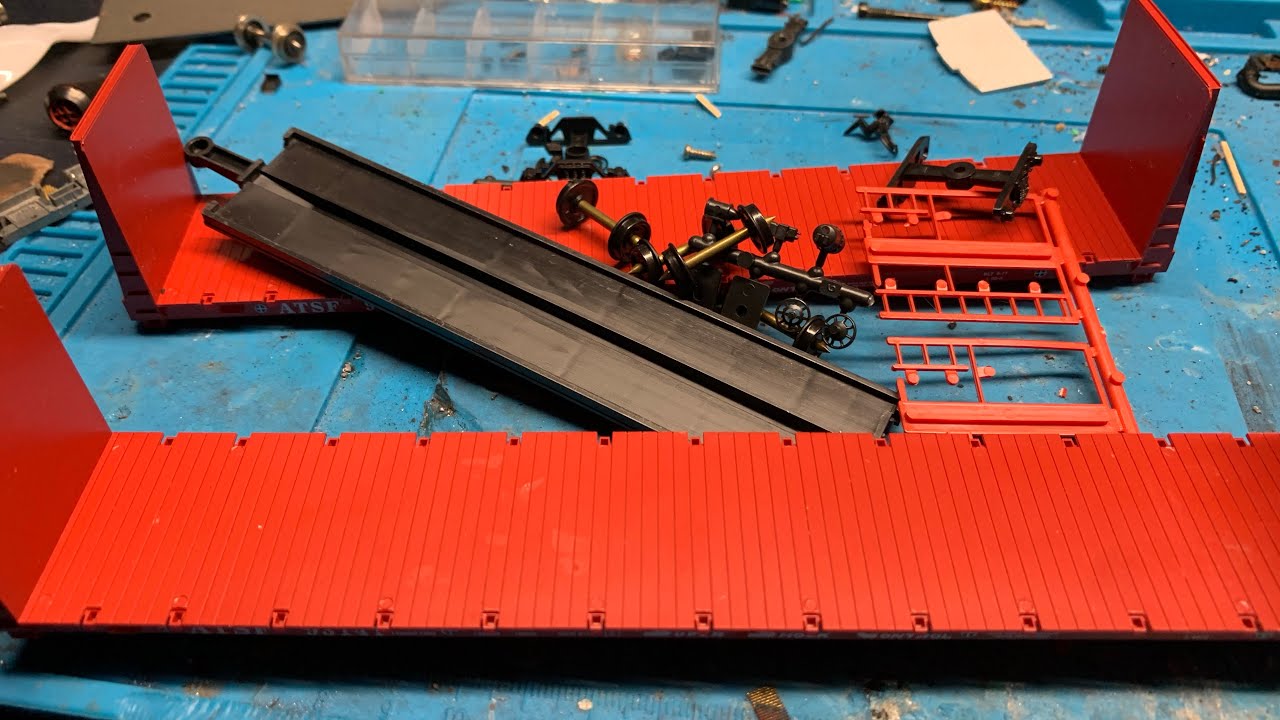 Building a Roundhouse 60’ bulkhead flatcar - YouTube