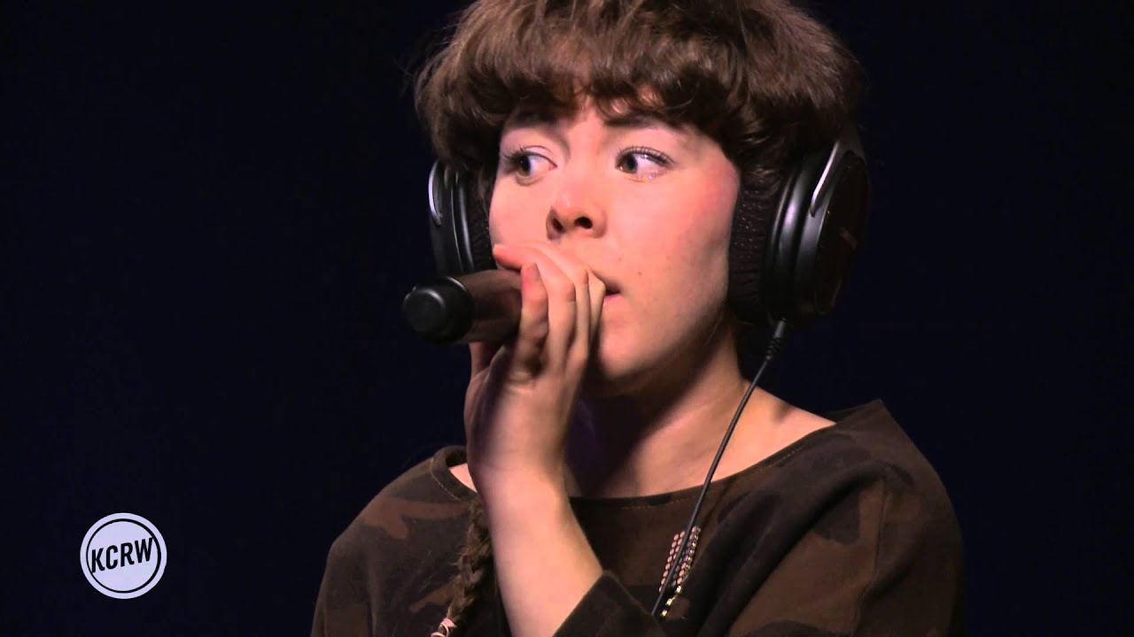 Purity Ring performing "Bodyache" Live on KCRW - YouTube