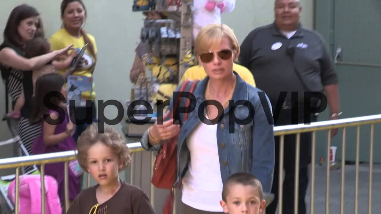 Jaime Pressly and Dezi James Calvo depart the Despicable ... - YouTube