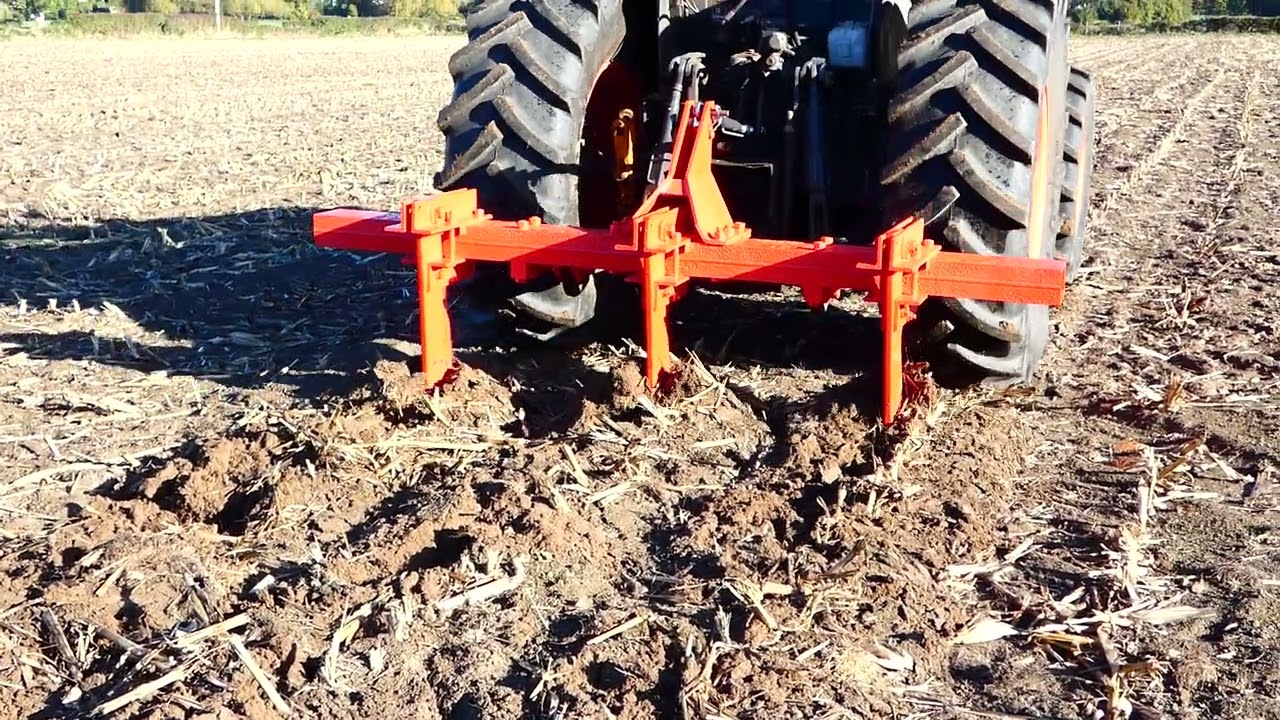 SUBSOILING WITH A 3 LEG SUBSOILER @ MANOR FARM MARSTON - YouTube